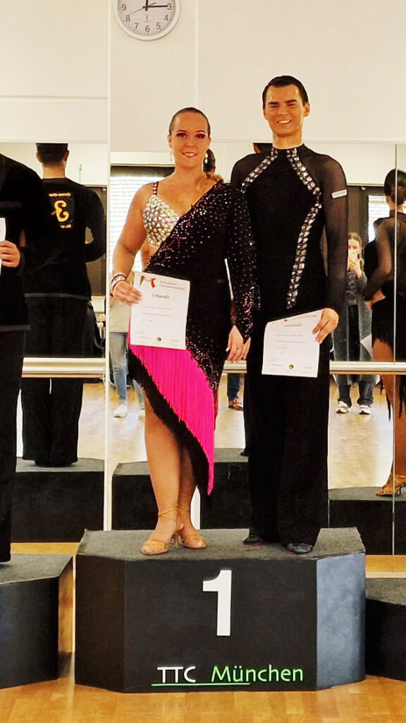 🏆 1. Platz FÜR TOBIAS WEGNER UND JENNIFER SCHALK in DER HGR II B Latein ...